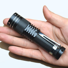 China Recharging 14500 or AA Battery Powered CREE Q5 Waterproof LED Torch/ Zoom Flashlight supplier