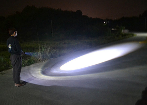 1000 LMs CREE XM-L T6 LED Torch Zoom Handheld Portable Outdoor Camp Lantern supplier