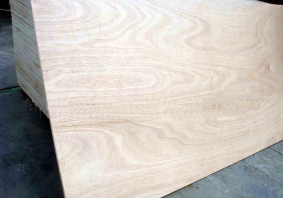 Mersawa / Radiata Pine Plywood For Decoration or Cabinet , Anti Cracking
