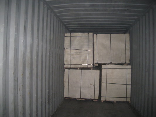 WBP Phenolic film faced shutteringd plywood for concrete wall forms , Wear and weather resistant