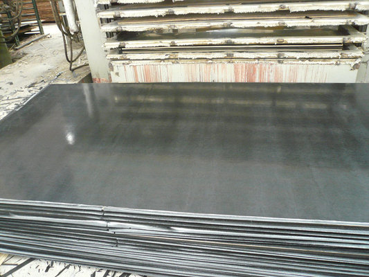 Phenolic Glue Black Film Faced Plywood , Water-Proof Laminated Plywood For Building Material