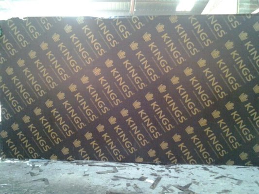 Black / Brown Phenolic Film Faced Plywood , E1 Glue Shuttering Plywood