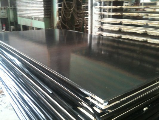 Anti-Skidding Concrete Plywood , Poplar Core Formwork Plywood 610 X 2440 X 18mm