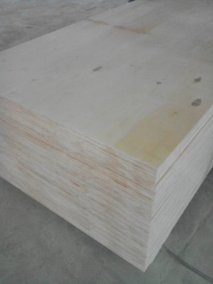 Lvl Laminated Veneer Lumber Pine Core FOR packing  , High Strengh