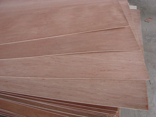 Okoume Veneer Face / Back Commercial Plywood For Door / 2mm - 6mm
