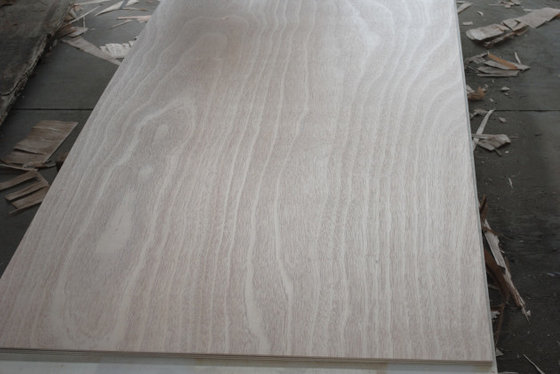 Pine Face / Back Door Commercial Plywood Thickness 2mm - 6mm