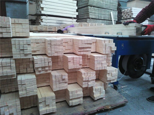 Waterproof Combine / Birch / Eucalyptus LVL Lumber For Bed Slat