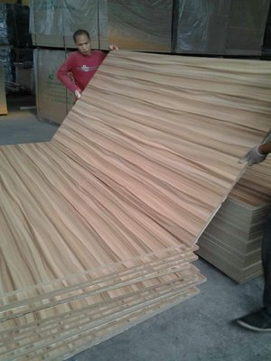 High Glossy Melamine MDF Board Poplar Core With Wooden Grain