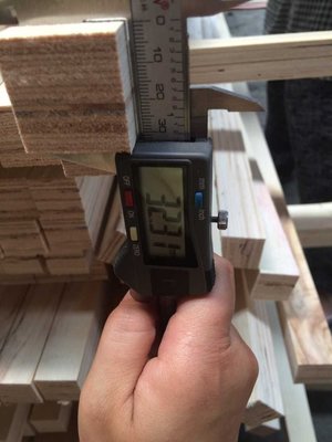 Sanding LVL laminated veneer Lumber 1980mm x 32mm x 31.7mm