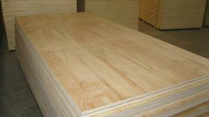 Furniture Grade Radiata Pine Faced Commercial Plywood With Poplar / Hardwood Core