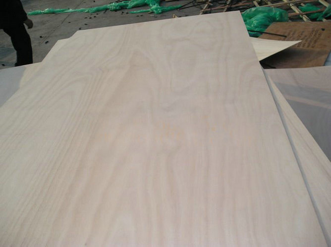 Mersawa / Radiata Pine Plywood For Decoration or Cabinet , Anti Cracking
