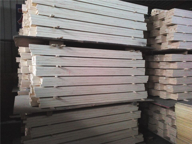Pine Wood LVL Lumber For Bed Slat Door Core Frame , Environmental Friendly