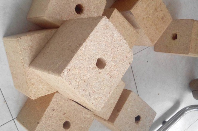 115mm x 100mm x 83mm LVL Lumber Hollow Chipblock  For Pallet Foot To Korea Market