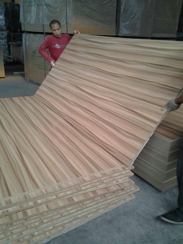 High Glossy Melamine MDF Board Poplar Core With Wooden Grain
