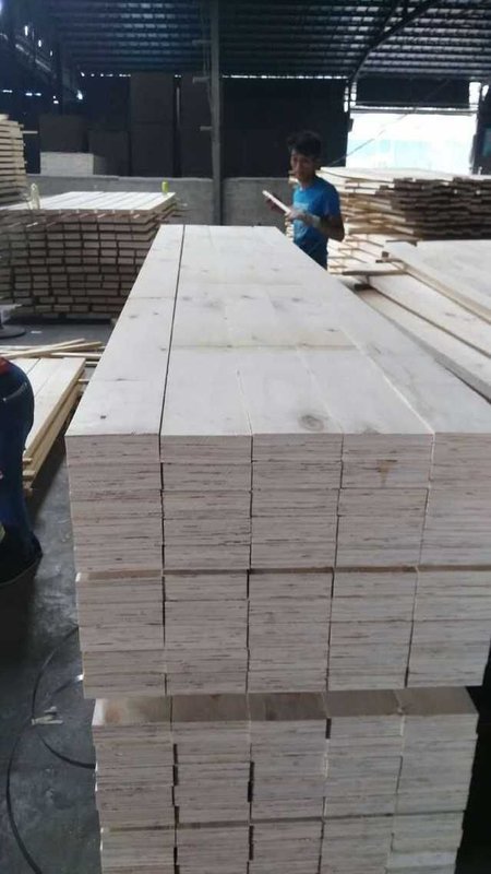 Poplar LVL Lumber Veneer Laminated For Japan Market , MR Glue
