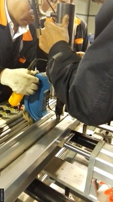 Automatic Feeding Hardware Rivets Station Clinching Machine For Busbar Profile Riveting
