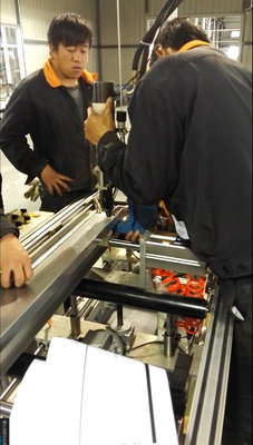 Automatic Feeding Hardware Rivets Station Clinching Machine For Busbar Profile Riveting