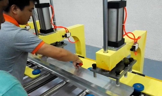 Automatic Busbar Fabrication Equipment For Busbar Gripping And Production