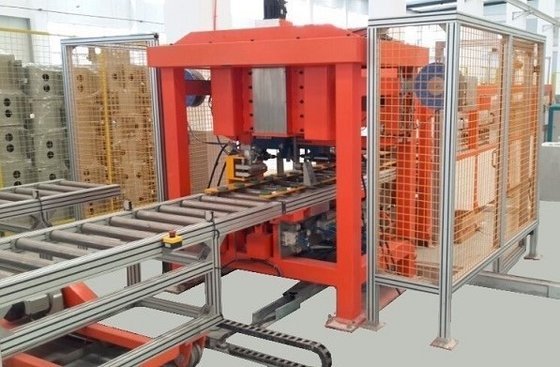 Automatic Bus Bar Assembly Machine For Gripping Clinching Busbar Trunking System
