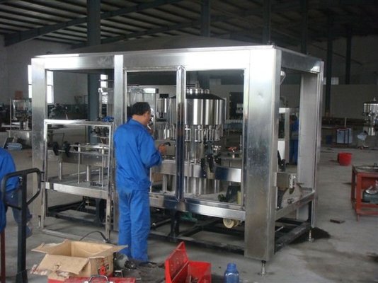 Automatic Mineral water plant pure water filling machine in water bottle/non-carbonated beverage liquid bottling plants supplier