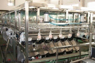 customized 5 gallon / 19 L bucket water production line supplier