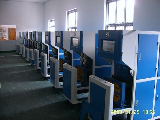 Semi Automatic 2 Cavity Small Plastic Pet Bottle Blow Molding Machine/Water Bottle Blowing Plant supplier