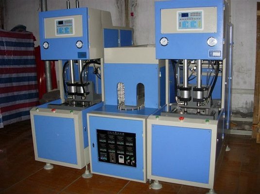 Semi Automatic 2 Cavity Small Plastic Pet Bottle Blow Molding Machine/Water Bottle Blowing Plant supplier