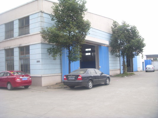 Fully Automatic PET plastic bottle blowing machine stretch blow molding machine 500ml bottle making machine supplier