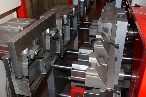 High speed automatic PET plastic small bottle making blow moulding machine 4 cavity supplier