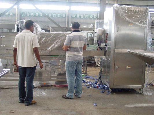 Plastic Round Bottle Labeling Machine/Mineral Water Bottle Sleeve Labeling Plant/Automatic Soft Drinks Bottle Labeling supplier