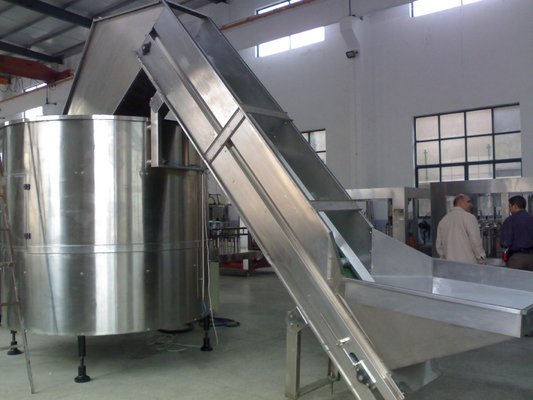 PET Bottle Unscrambler and Automatic Big Round Plastic Bottle Unscrambler Sorting Machine supplier