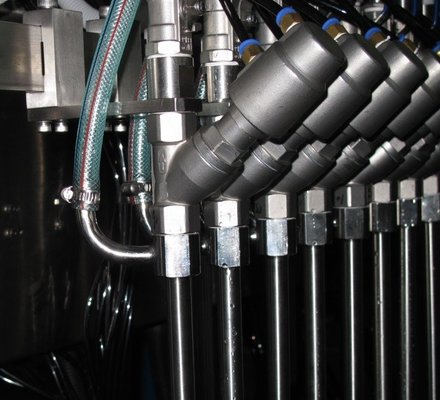Automatic Edible Oil Filling Machine / Bottling Line supplier