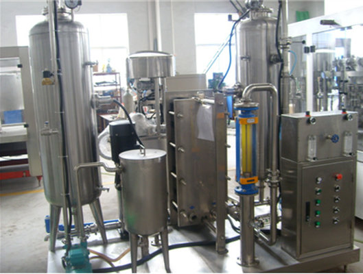 Automatic small bottle Co2 gas beverage making machine mixer for cola carbonated soft drink price supplier