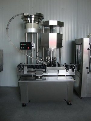 Automatic Single Head Glass Bottle Aluminium Cap Screw Capping Machine supplier