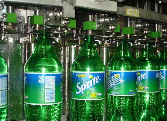 sparking soda water beverage plant line /carbonated soft drink filling machine supplier