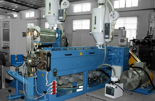 PVC Cable Extrusion Machine , Cable Processing Equipment 6 Segment Temperature Control