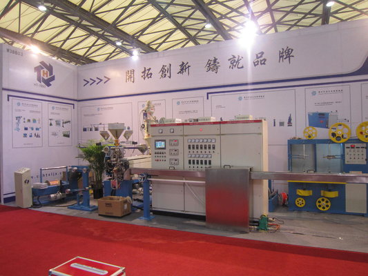 Plastic Pipe Extrusion Machine With PLC Controlling System HT-NL-40