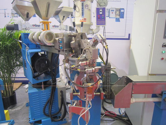 Vertical Type Plastic Extrusion Machine Φ800 Take Up Plate Out Diameter HT-800