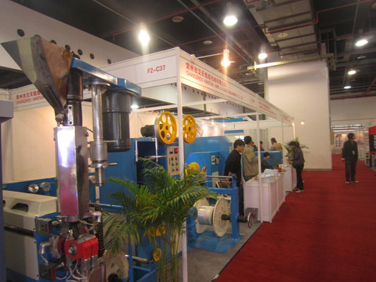 Automatically PE Pipe Extrusion Machine , Two Layers Pipe PVC Coating Machine