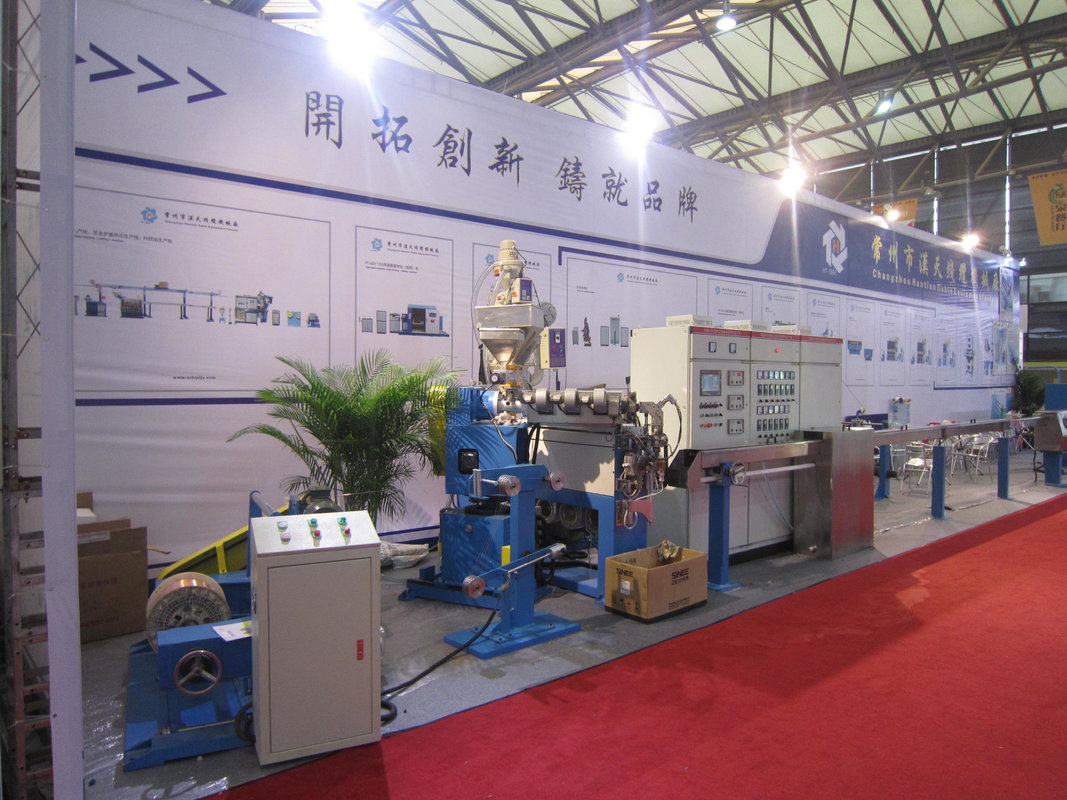 Plastic Pipe Extrusion Machine , Automatic Single Screw Plastic Extruder HT-HF-120