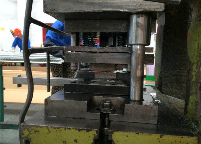 Automatic C Purlin Forming Machine 15-20m/min Chain Transmit 380V 50HZ 3 Phase
