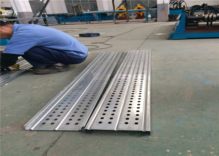 Aluminum Stair Sheet Roll Forming Machine 8-12m/Min 24Mpa Chain Driving