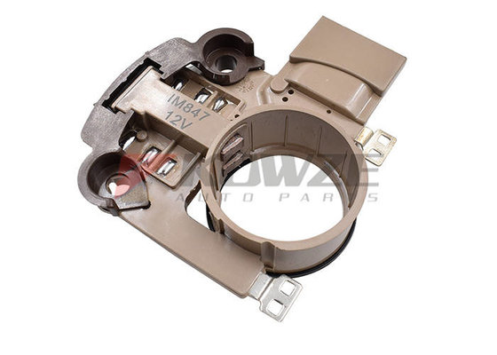 MD618735 Voltage Regulator Mitsubishi Engine Parts L200 K74T Pajero V74 K94 4D56