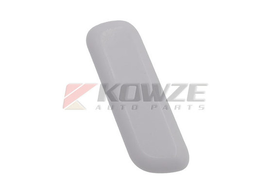 V87 V88 V93 V97 V98 Mitsubishi Pajero Parts / Headlamp Washer Hole Cover 8264A027XA