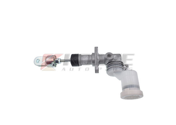 MR151616 Mitsubishi Pajero Parts Clutch Master Cylinder Assembly V25W V26W V45W V46W 4M40 Left Hand Drive