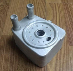 Auto Engine Oil Cooler For VW AUDI PORSCHE CAYENNE 038 117 021C Heat Exchange
