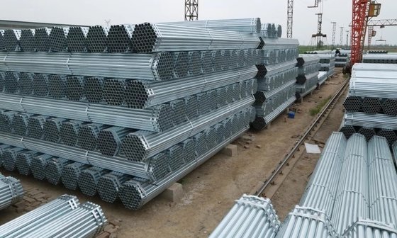 Black Welded Steel Pipe , Stainless Steel Welded Pipes Varnished End