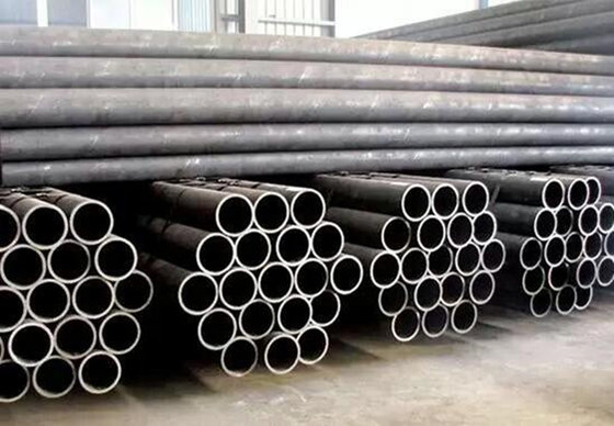 SCH40 Seamless Carbon Black Steel Tube , Round Steel Tubing Customized Service