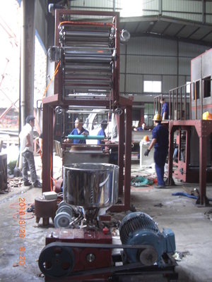 Plastic PVC / PP Heat Shrink Film Blow Molding Equipment With Revolve Mold Head