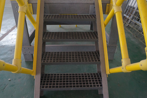 Fire Retardant Fiberglass Pultruded FRP Grating For Highway Fence
